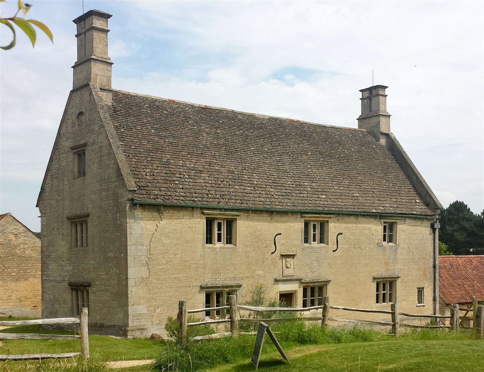 Woolsthorpe Manor (Grantham) - Visitor Information & Reviews