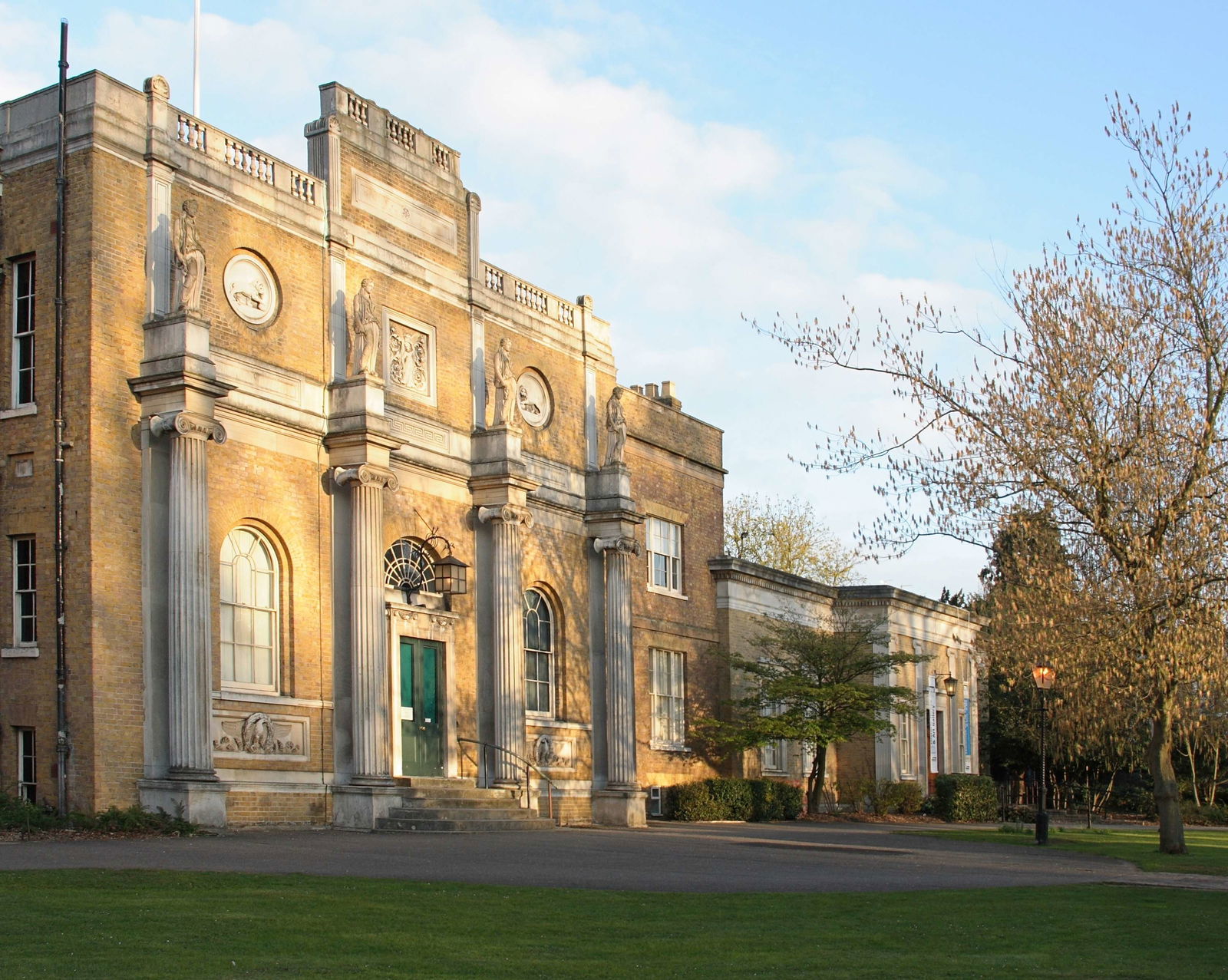 Pitzhanger Manor House and Gallery (London) - Visitor Information & Reviews