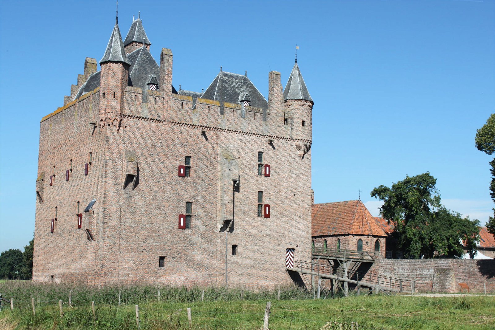 Doornenburg Castle (Doornenburg) - Visitor Information & Reviews