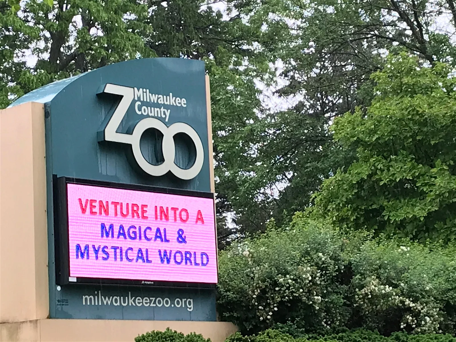 Tickets, Prices & Discounts - Milwaukee County Zoo (Milwaukee)