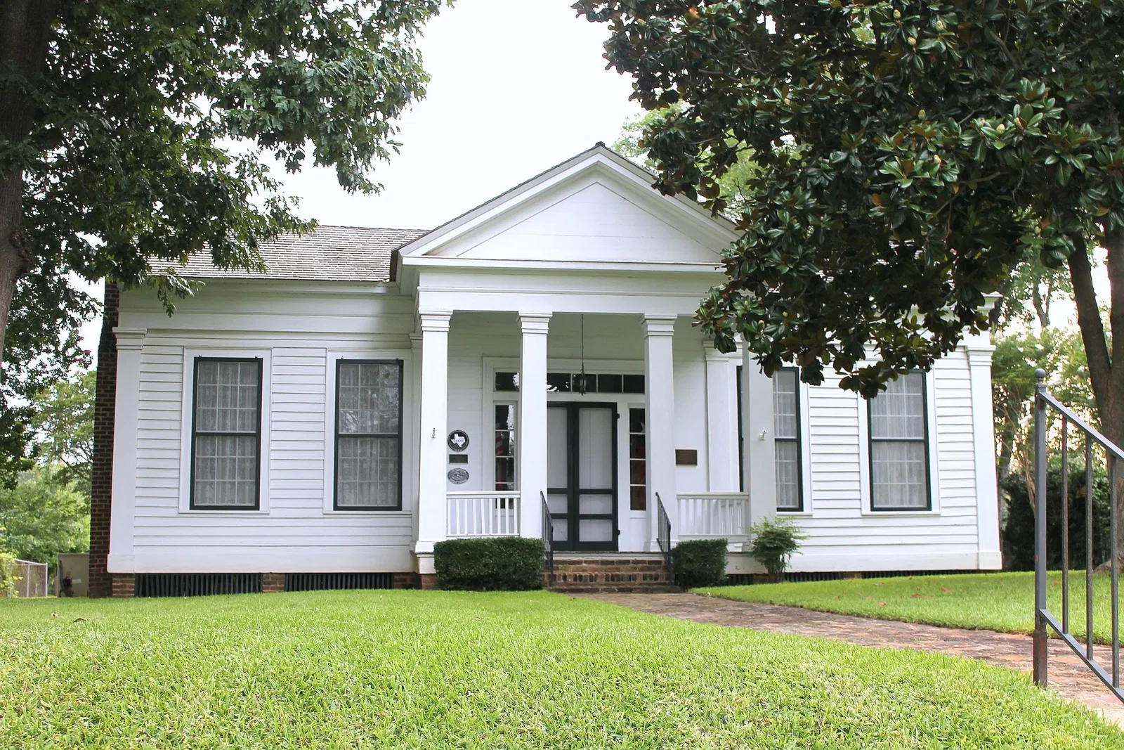 Howard House Museum (Palestine) - Visitor Information & Reviews