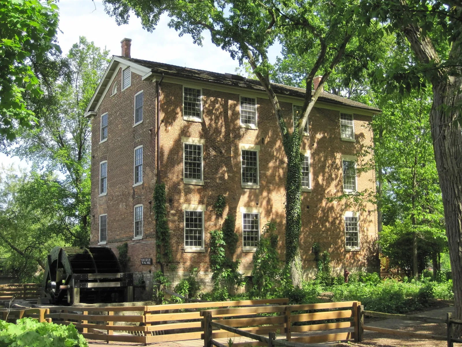 Graue Mill and Museum (Oak Brook) - Visitor Information & Reviews