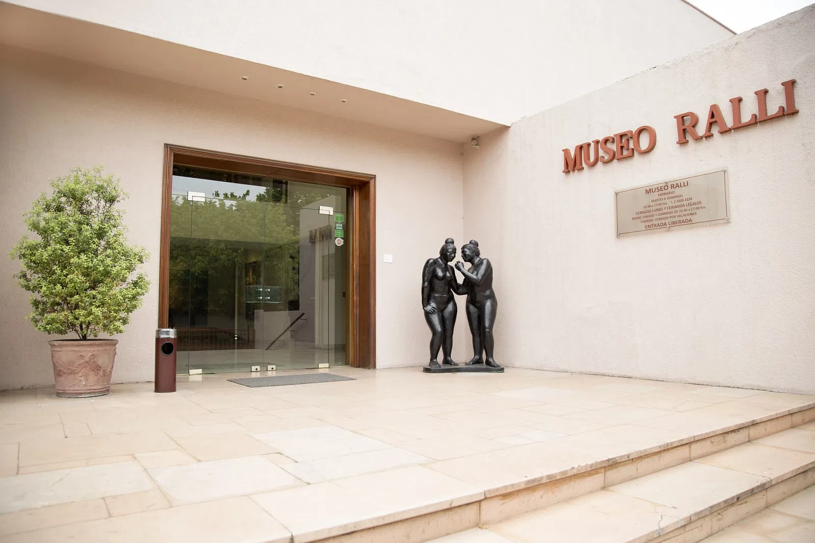 Ralli Museum Punta del Este (Punta Del Este) - Visitor Information ...
