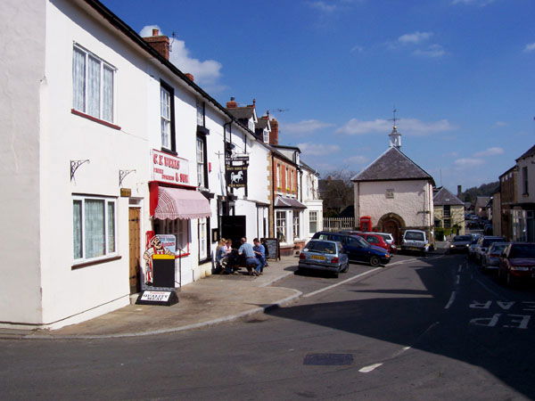 Clun: Discover all 2+ Museums, Exhibitions & Discounts