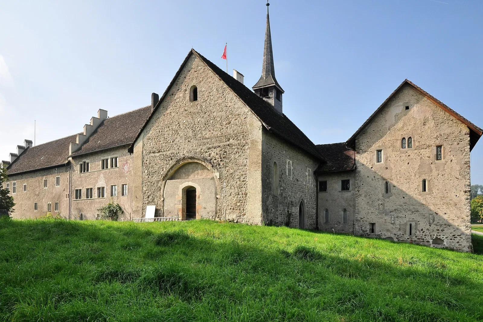 Ritterhaus Bubikon (Bubikon) - Visitor Information & Reviews
