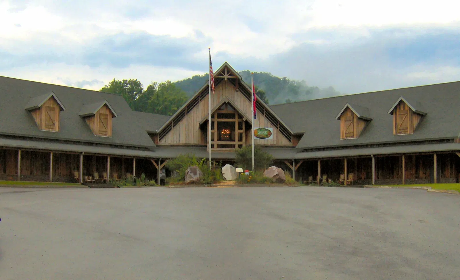 Great Smoky Mountains Heritage Center (Townsend) - Visitor Information ...