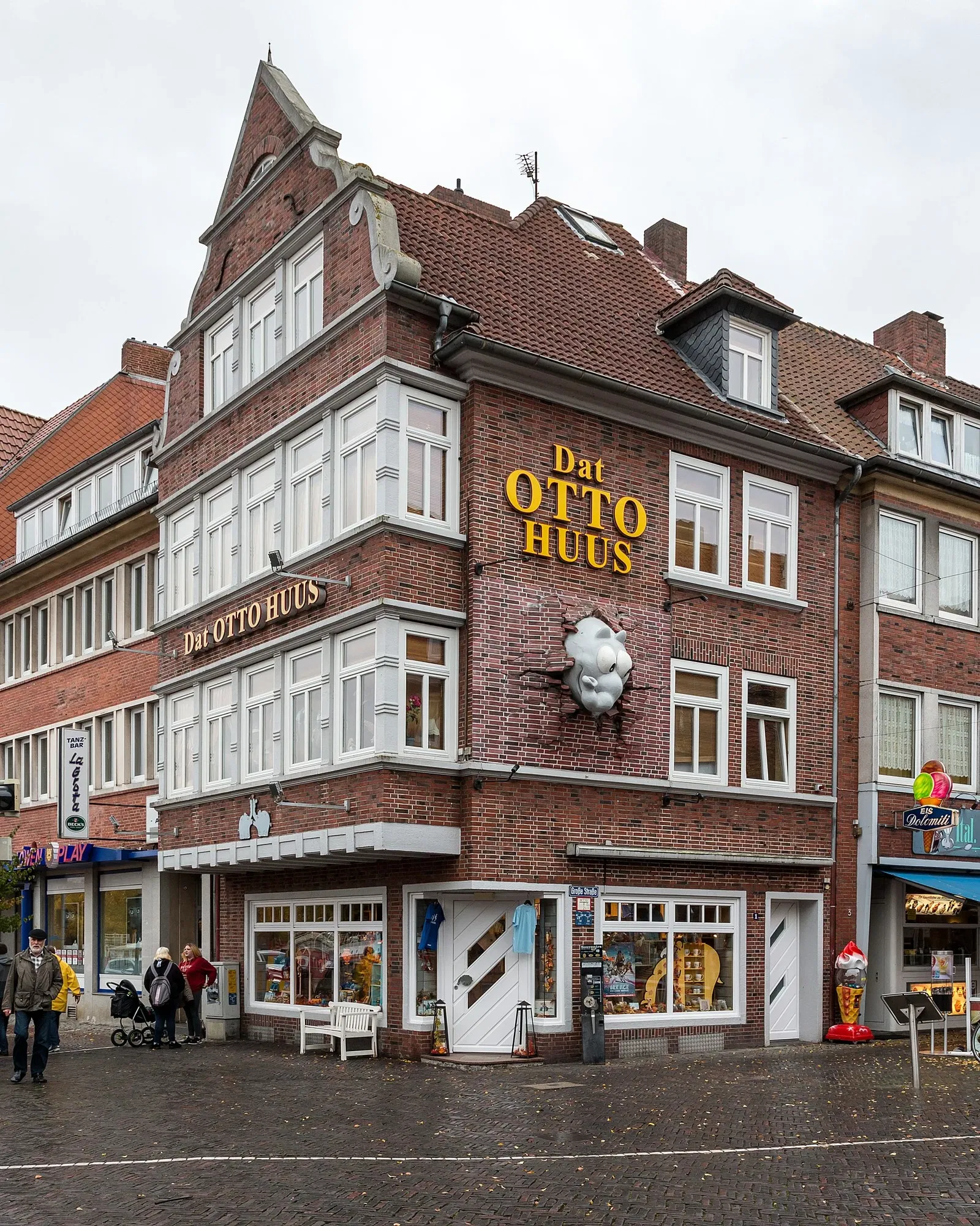 Dat Otto Huus (Emden) - Visitor Information & Reviews