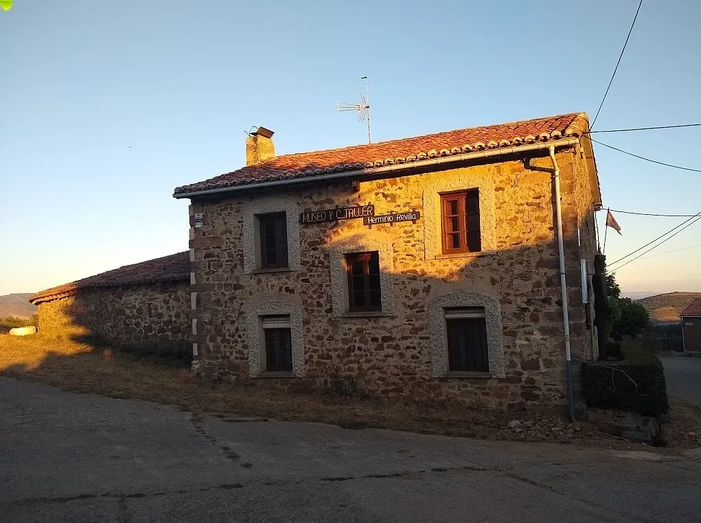Museo Herminio Revilla (Barruelo de Santullán) - Visitor Information ...