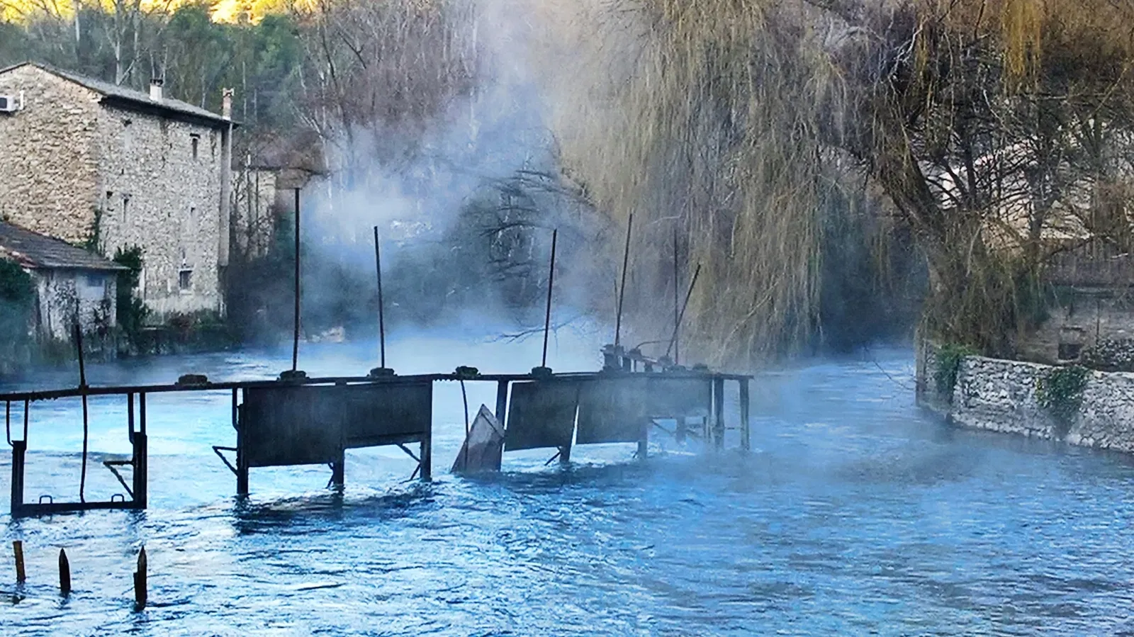 Vaucluse Spring (Fontaine-de-Vaucluse) - Visitor Information & Reviews