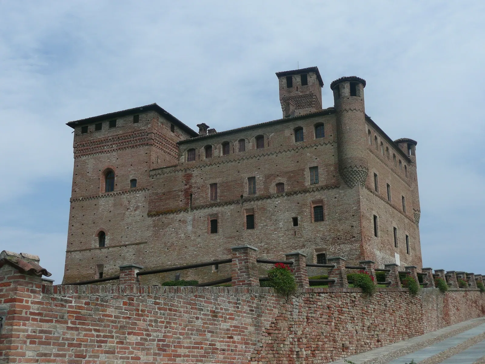 Museo delle Langhe - Castello di Grinzane Cavour (Grinzane Cavour ...