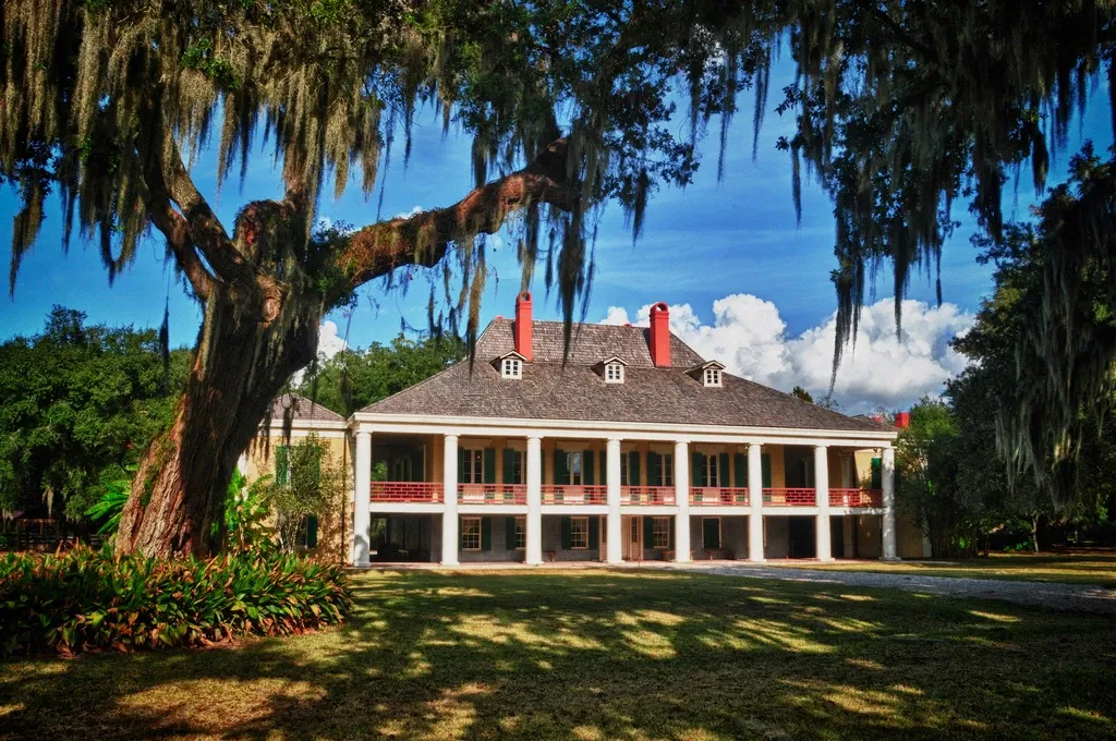 Destrehan Plantation (Destrehan) - Visitor Information & Reviews