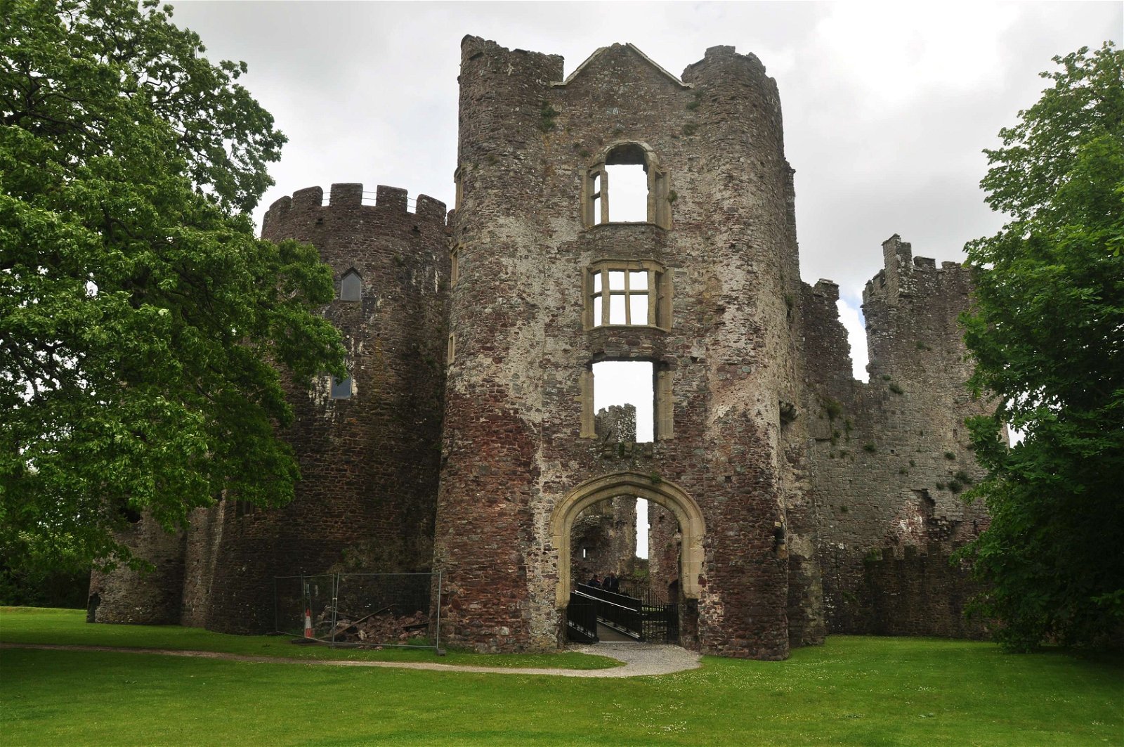 Opening Hours - Laugharne Castle (Laugharne)