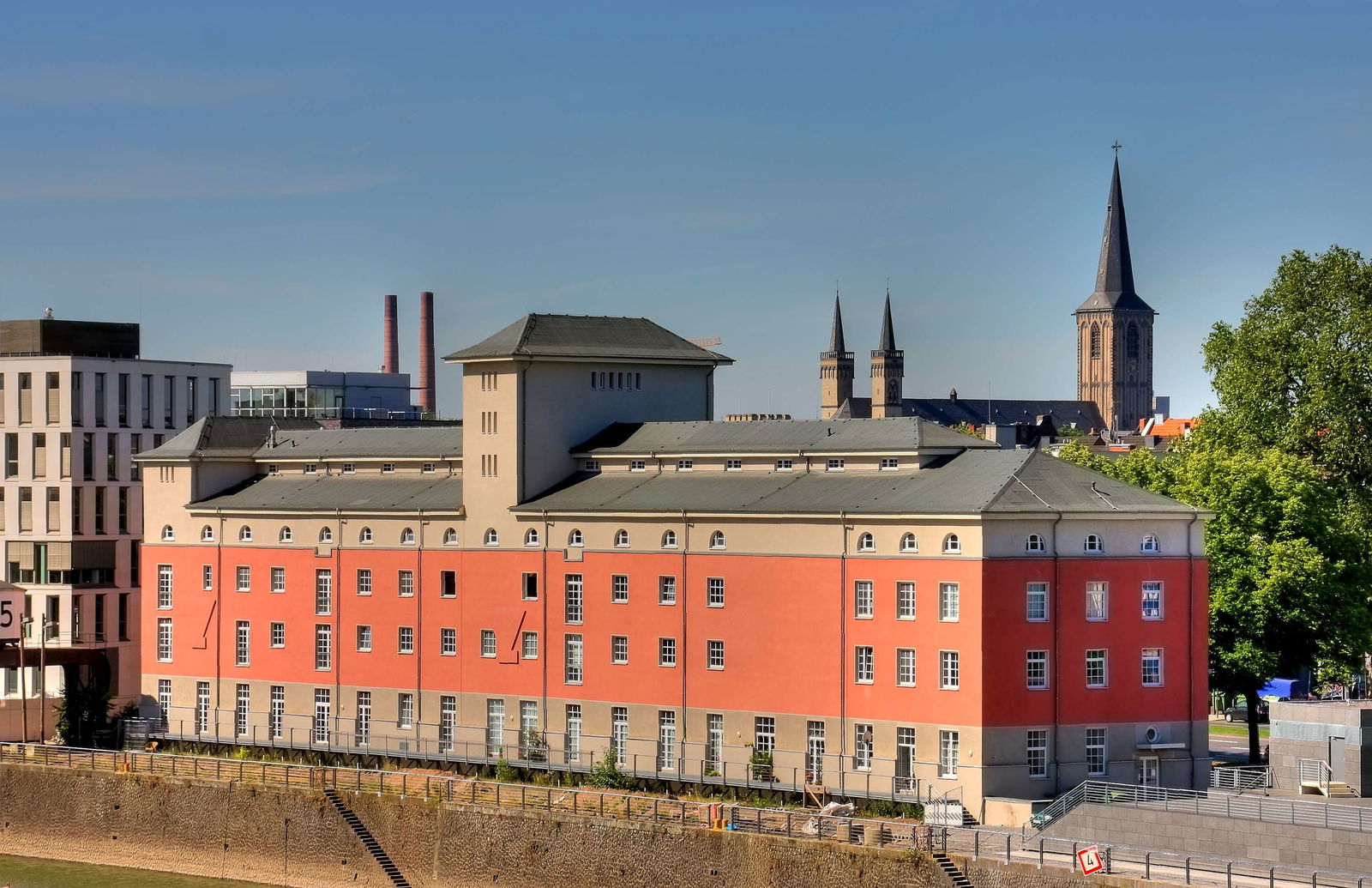 Kunsthaus Rhenania (Cologne) - Visitor Information & Reviews